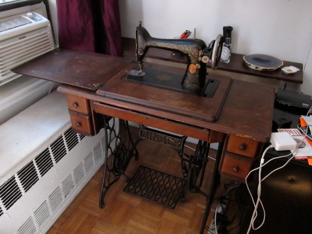 male pattern boldness: Treadle Sewing Machines: Yea or Nay?