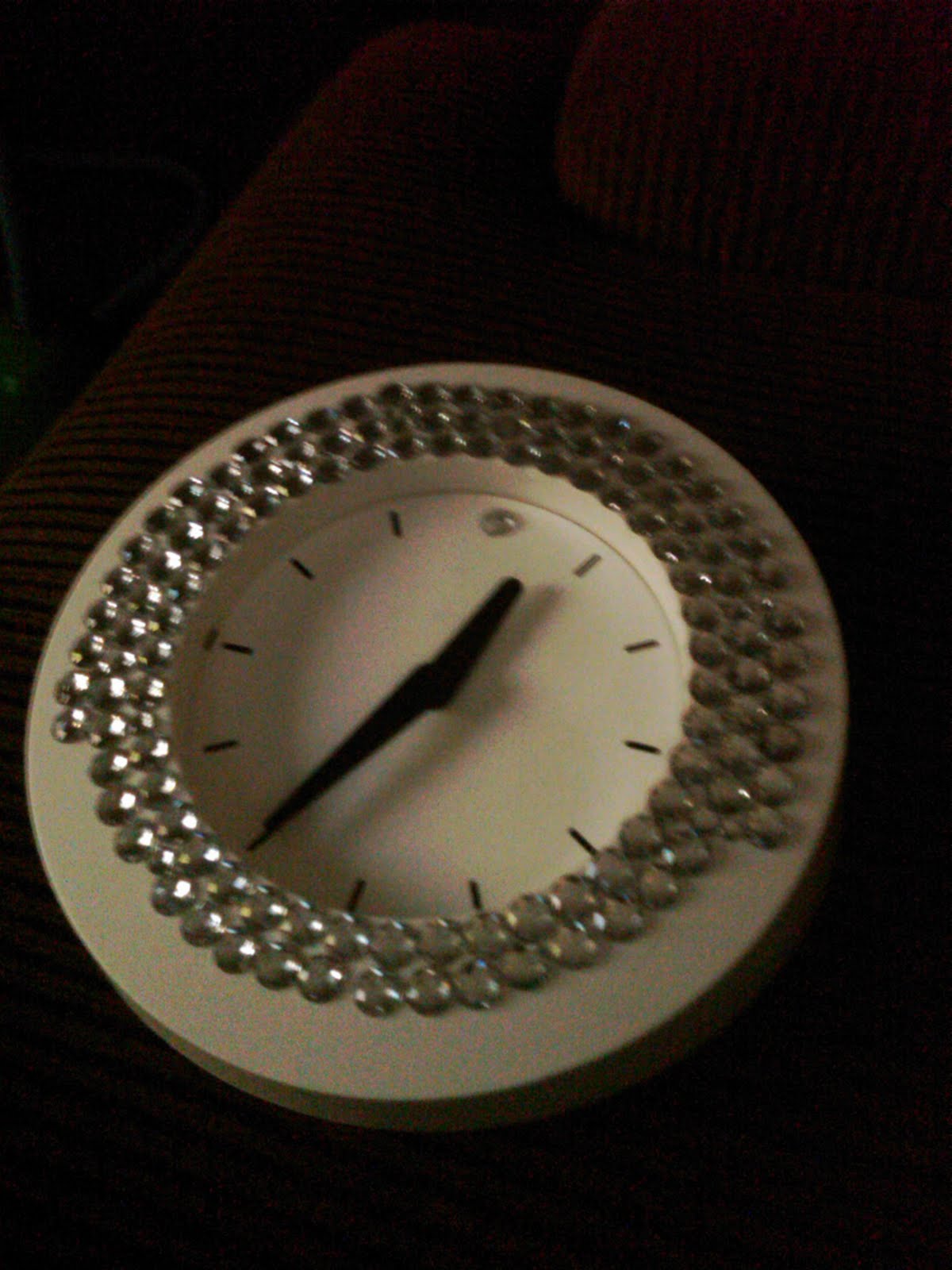 DIY: Bedazzled clock | DIY Projects By Nina