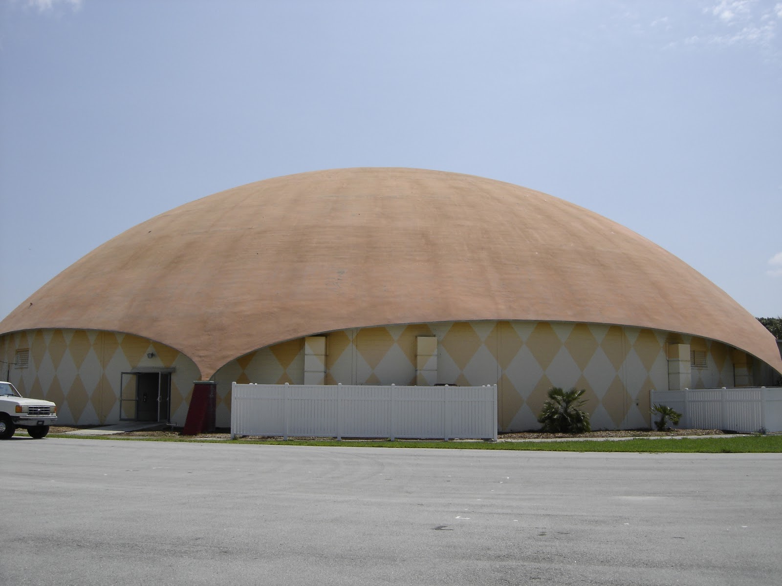 Places To Go, Buildings To See: Florida Citrus Showcase - Winter Haven ...