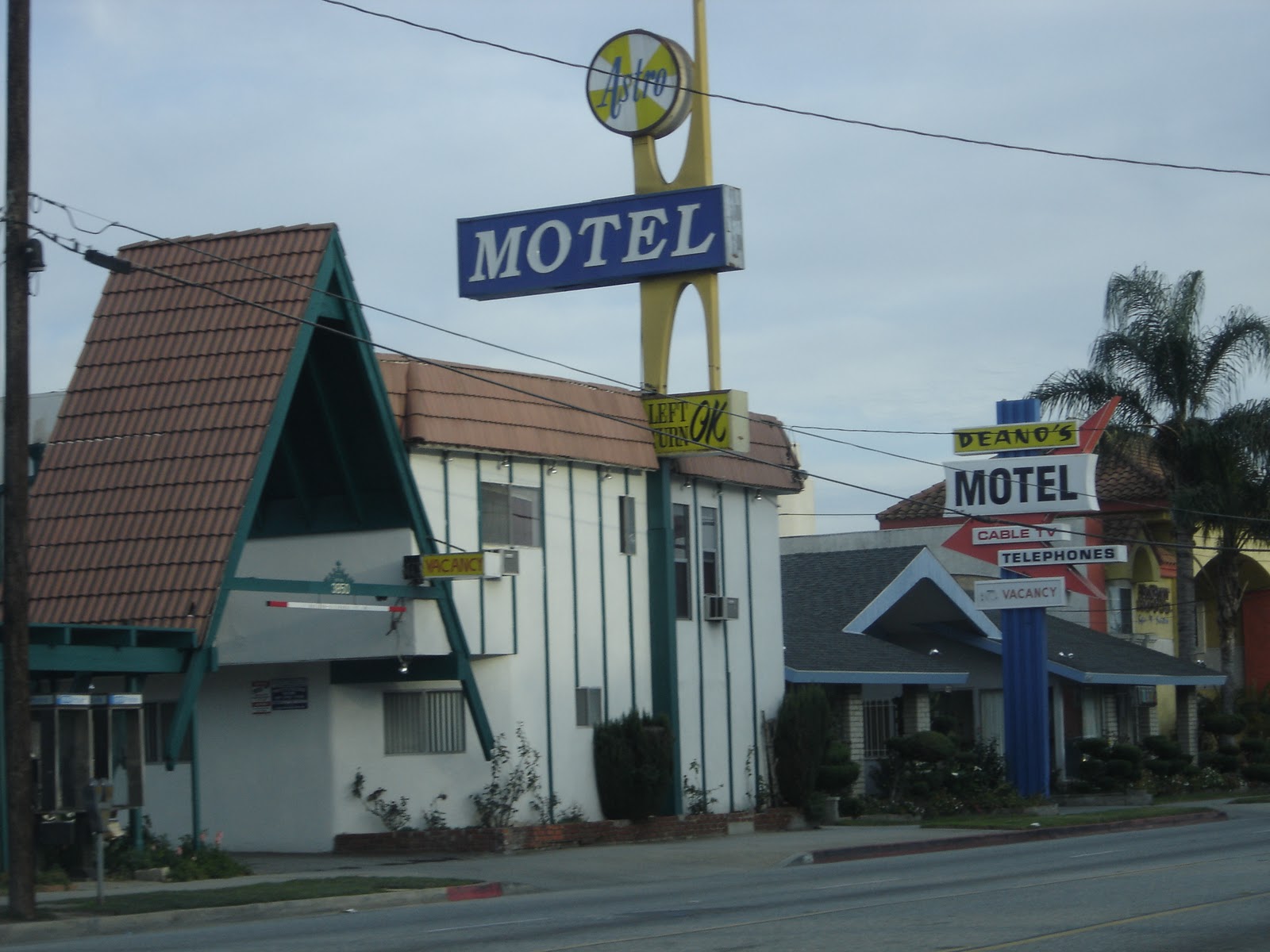 Places To Go, Buildings To See: Motel Signs - Los Angeles, California