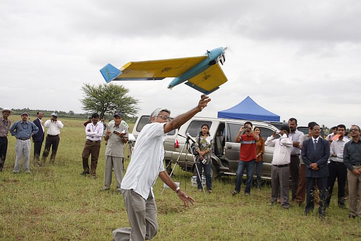 Tarmak007 -- A bold blog on Indian defence: Sky Test: MAVs from NAL ...