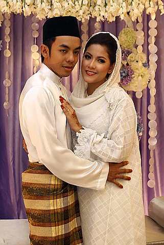 Info To Share: (Gambar) Perkahwinan Raja Farah Dan Megat Bashirun Datuk ...