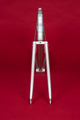 feather cycles: sarah's 650c fixed gear frame