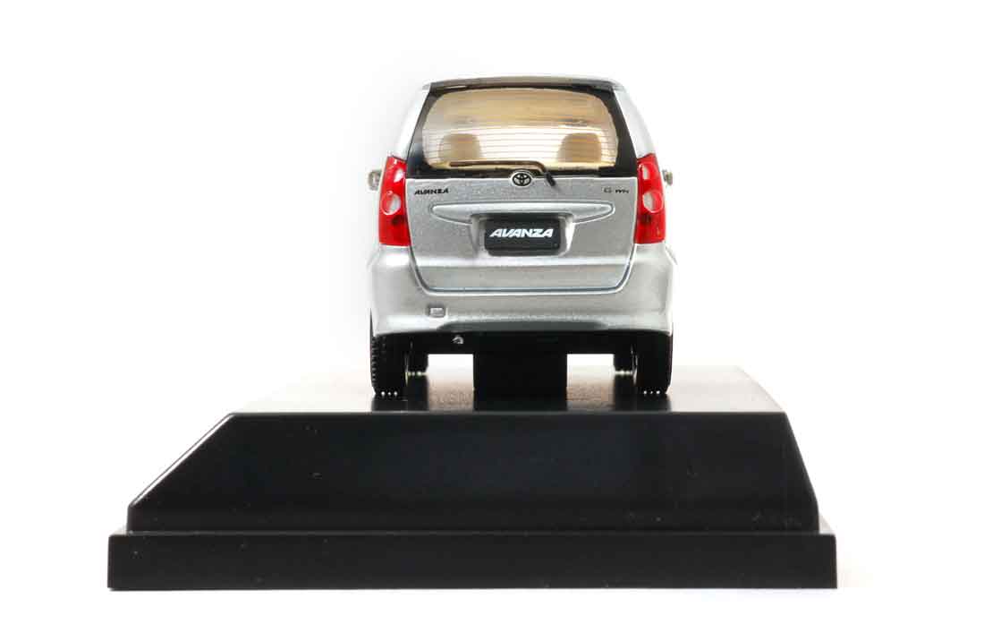 REPLIKA MINIATUR MOBIL TOYOTA AVANZA, YARIS, KIJANG INOVA,BECAK,SEPEDA ...