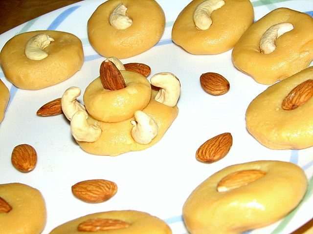 .: PALA KOVA / PEDA / MILK BURFI