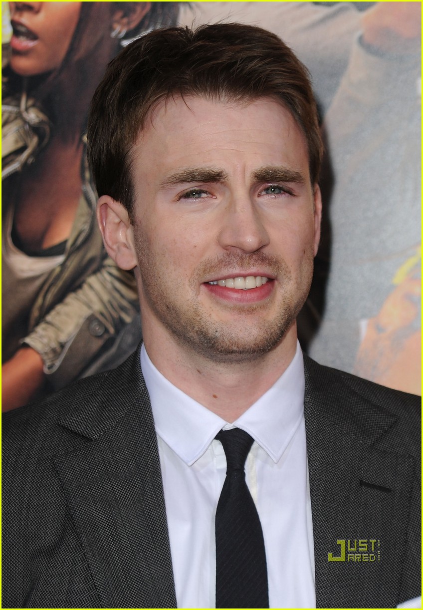 Chris Evans - Celebrities Fashion Style