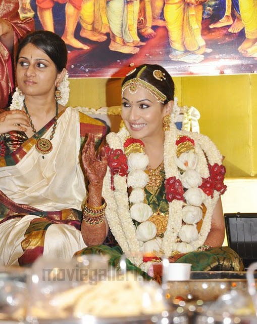 Wallpaper World: Soundarya Rajinikanth Marriage Photo