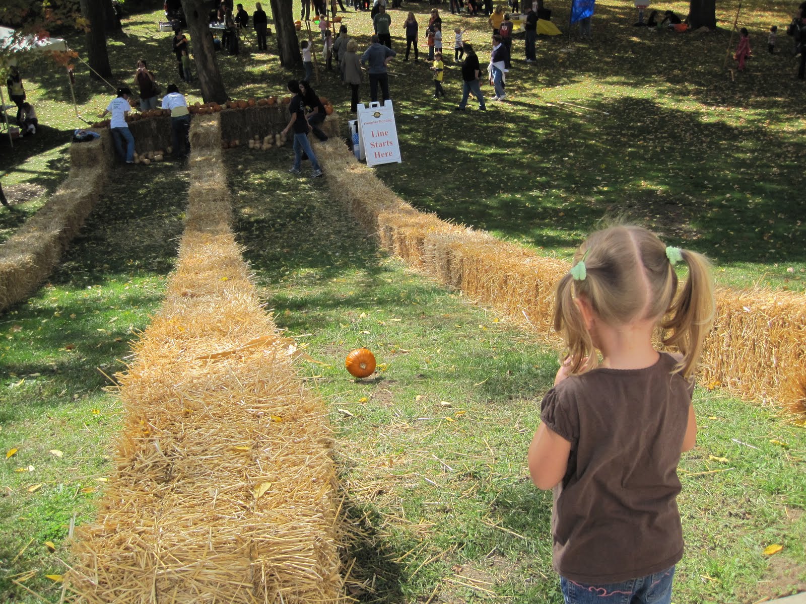 Katie-Megan-Jessica: Pumpkin Festival!