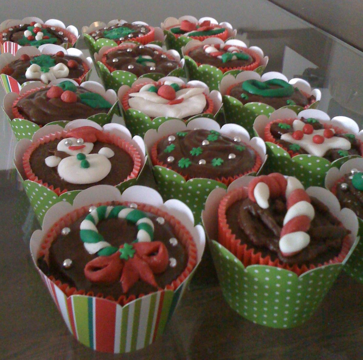 Lembrancinhas Milena: CUPCAKES DE NATAL