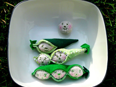 that artist woman: Pea Pod Buddies