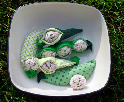 that artist woman: Pea Pod Buddies