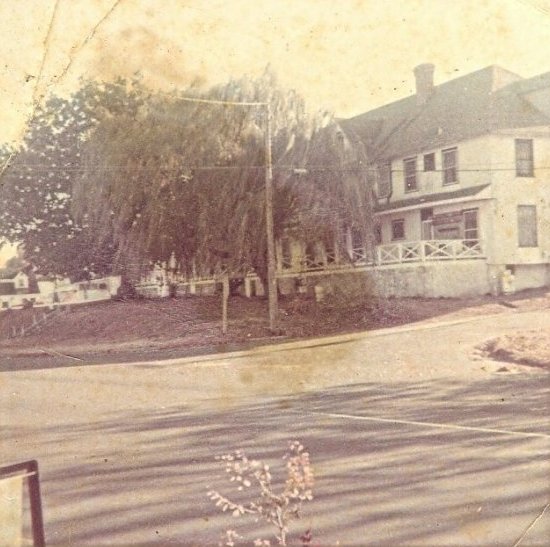 Swansboro, North Carolina History: TARRYMORE HOTEL circa 1910-1911