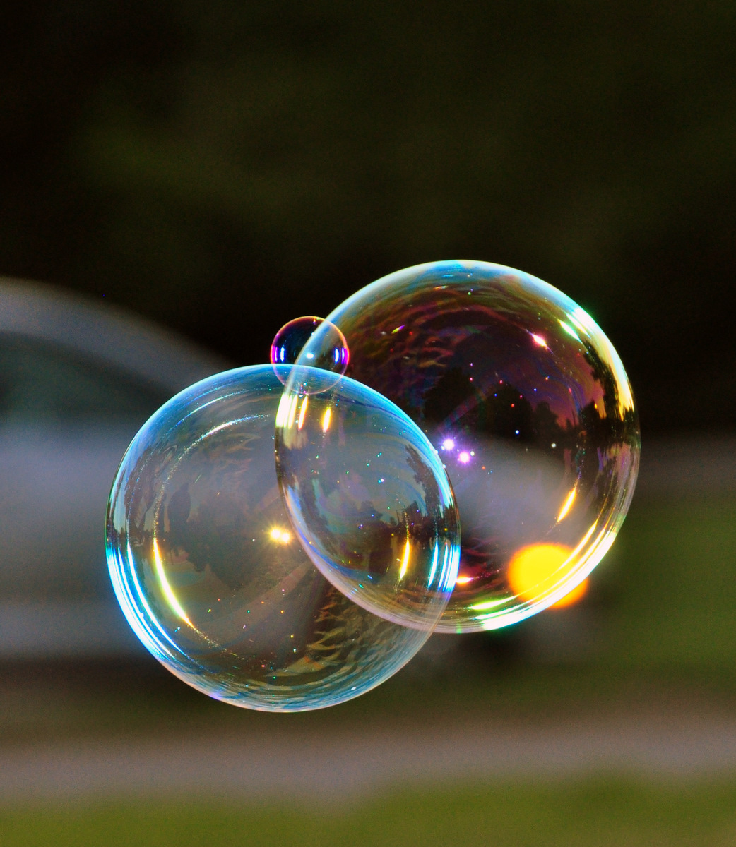 Le Moustre's Art Center: dos cabezas, una idea, cero dudas...: burbujas