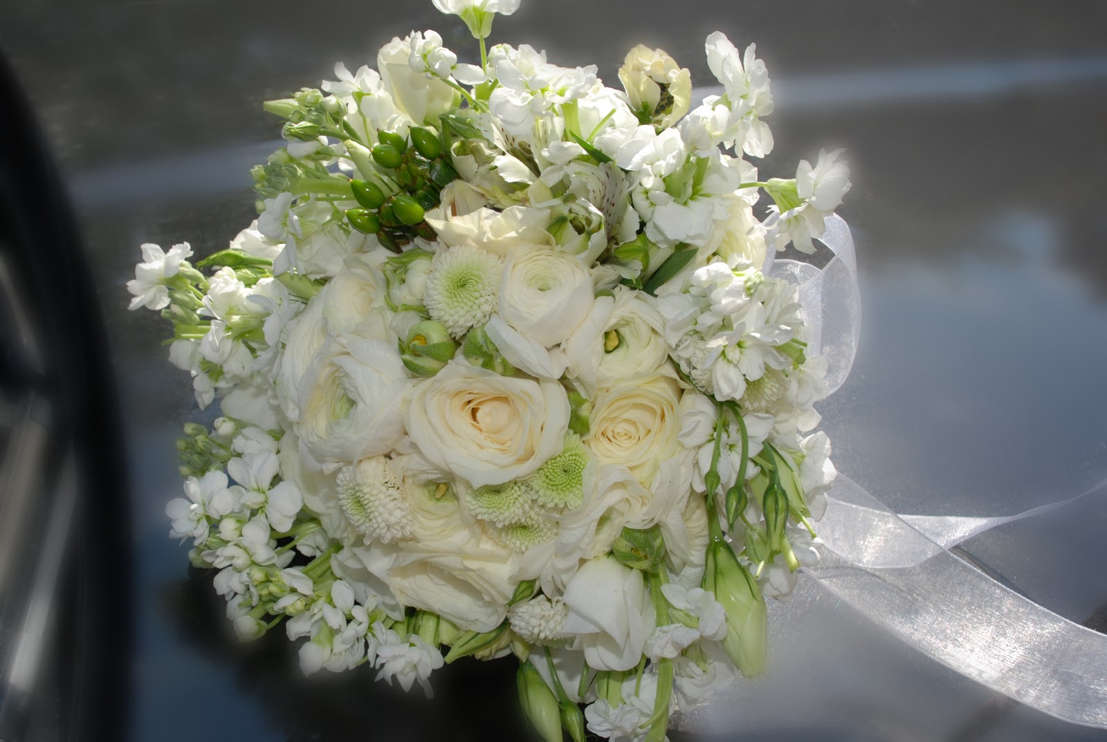 Floraria BLOOM Sibiu Blog: Buchete Mireasa alb - galben - bordo