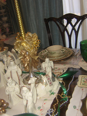 Carola Nativity Gallery: Tablescape Tuesday – Nativity Centerpiece