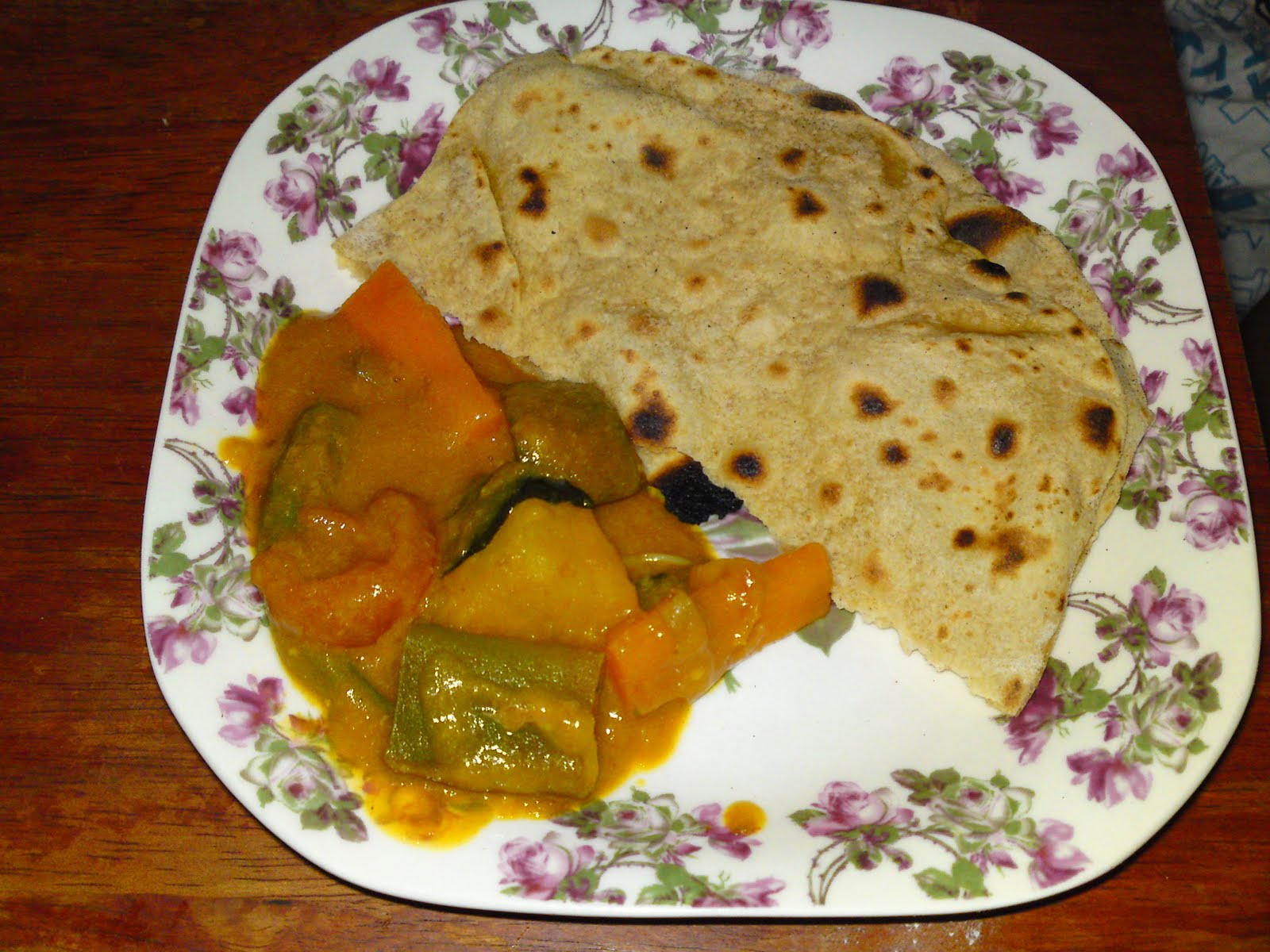 DARI DAPUR ORANG KAMPUNG: CHAPATI DENGAN KARI DHAL