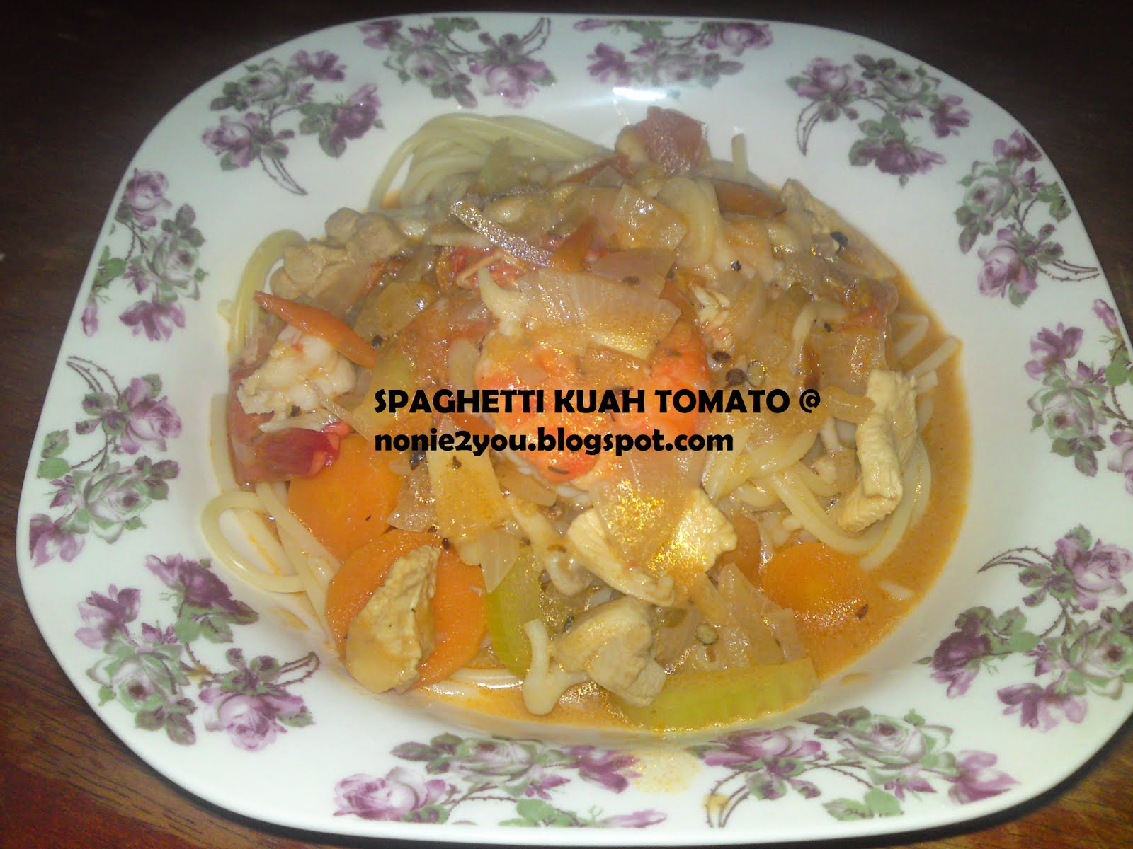 DARI DAPUR ORANG KAMPUNG: SPAGHETTI KUAH TOMATO