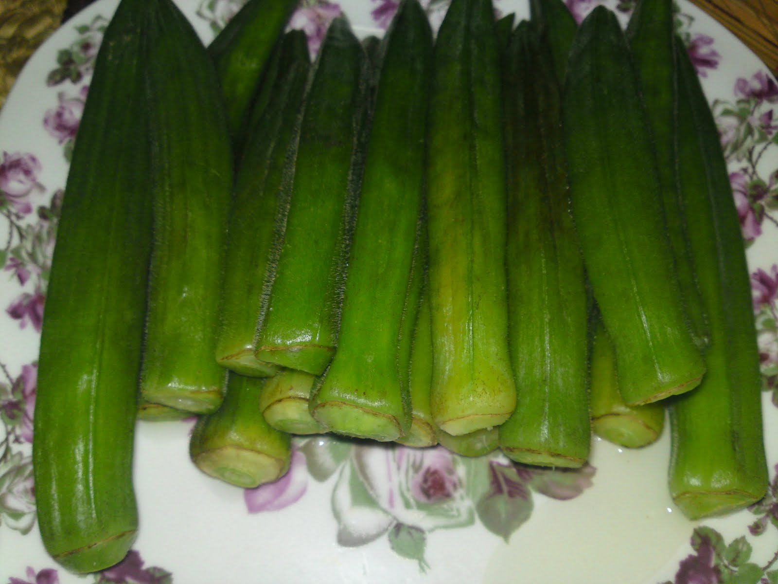 DARI DAPUR ORANG KAMPUNG: BENDI REBUS + SAMBAL BELACAN