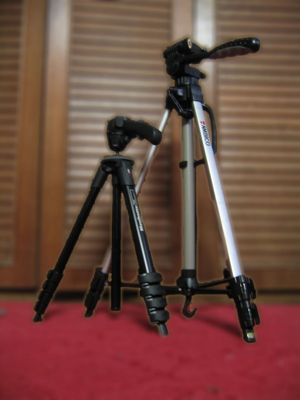 kufaiz's archive: Tripod: Manfrotto 785B vs. Ambico V0556