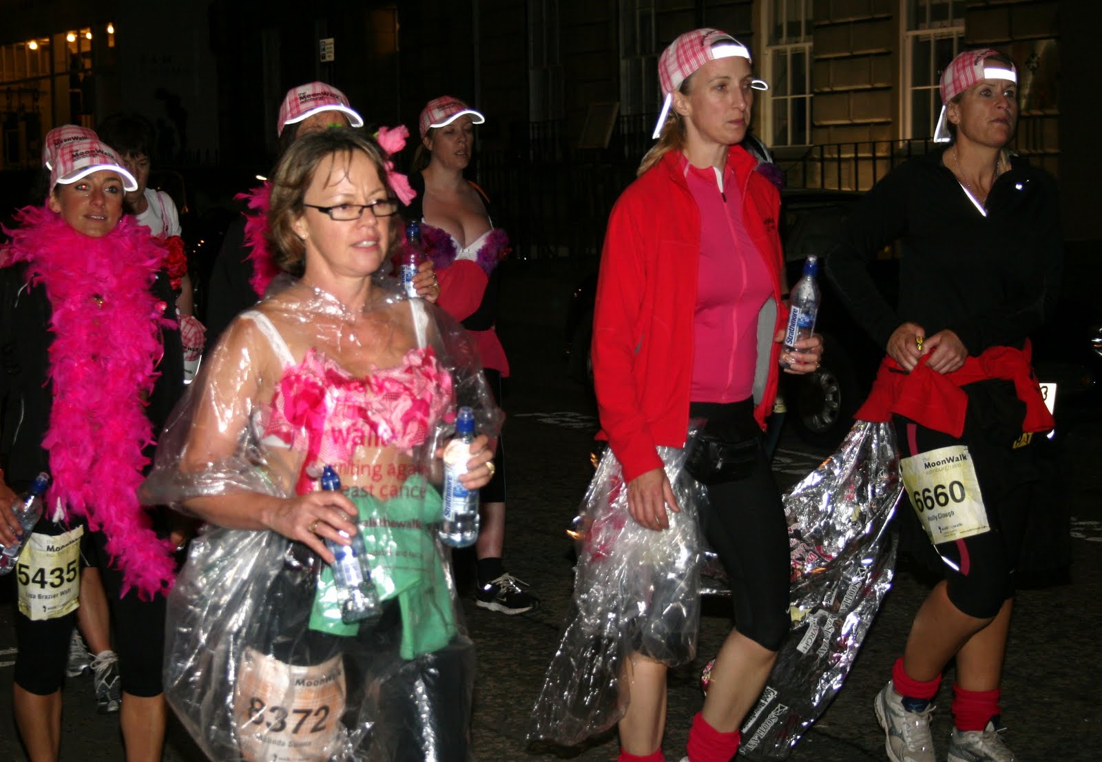 All in the life of me, budgie and friends: Edinburgh Moonwalk Marathon ...