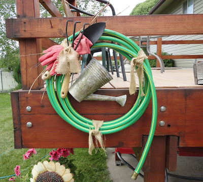 CRABTREE: HOSE WREATH