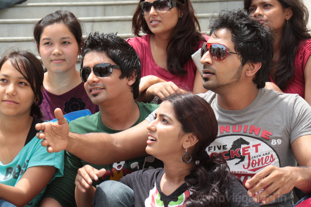 test: Easan Movie Latest Stills, Easan Movie Latest Photo Gallery