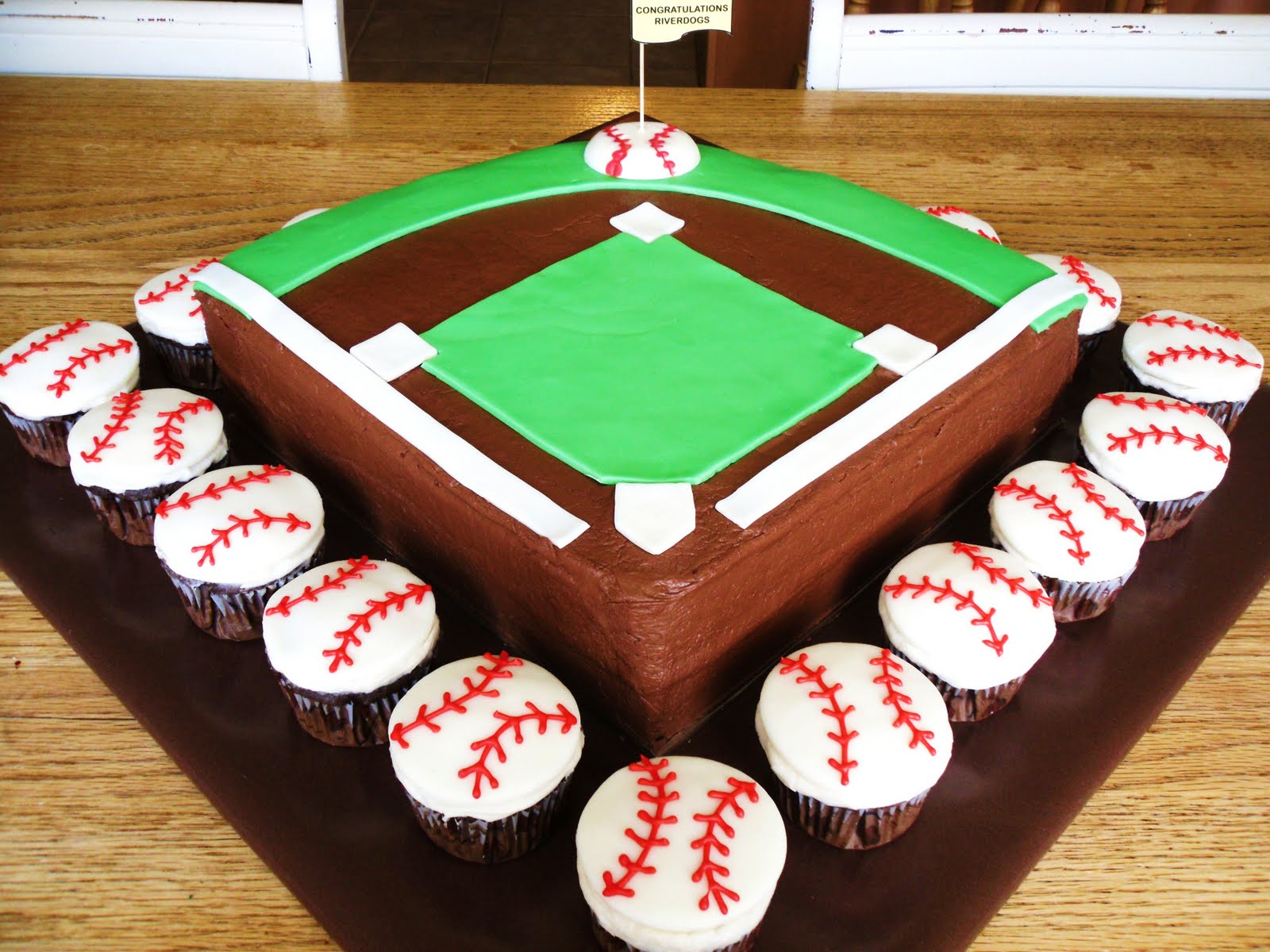 SDC10965.JPG 1,600×1,200 pixeles | Pastel de beisbol, Fiesta de ...