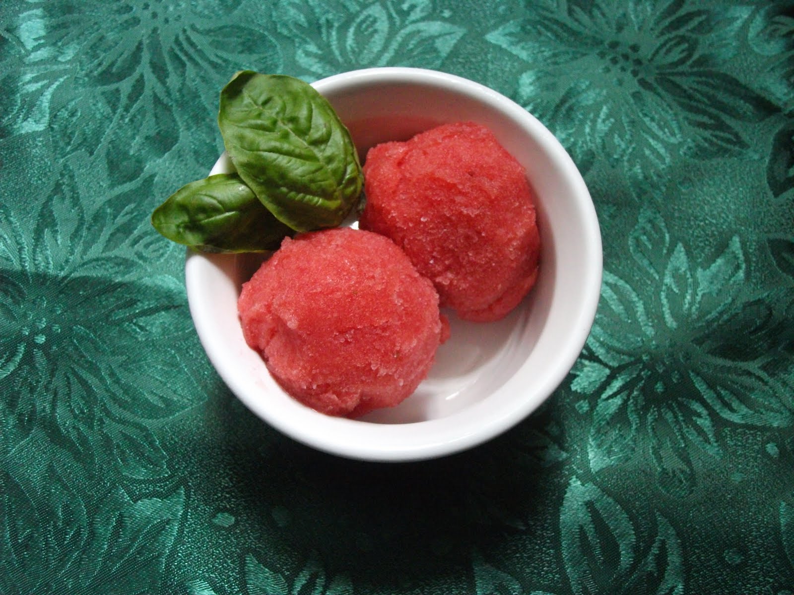 hopeless foodie: Strawberry Lime & Basil Sorbet