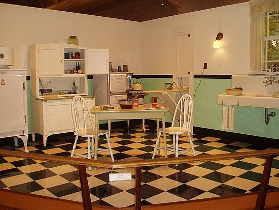 50's Kitchen on Pinterest | 50s Kitchen, 50s Style Kitchens and Retro ...