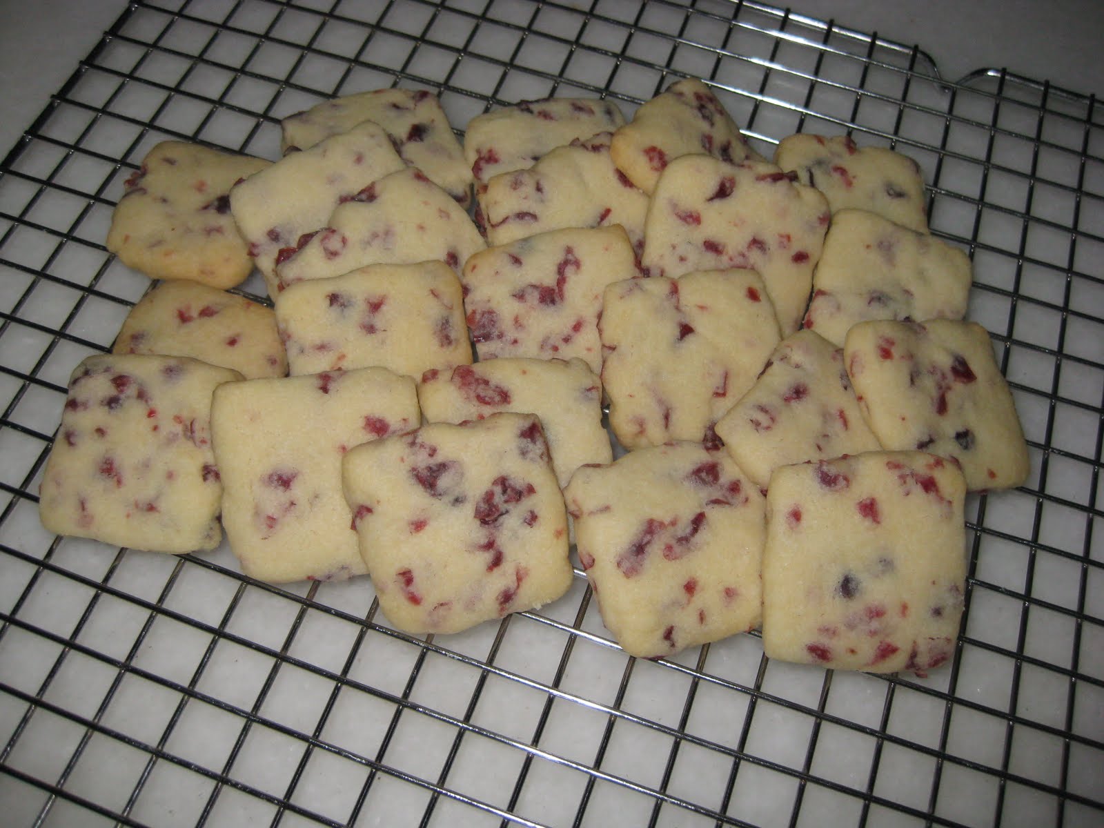Noms I Must: Cranberry Shortbread