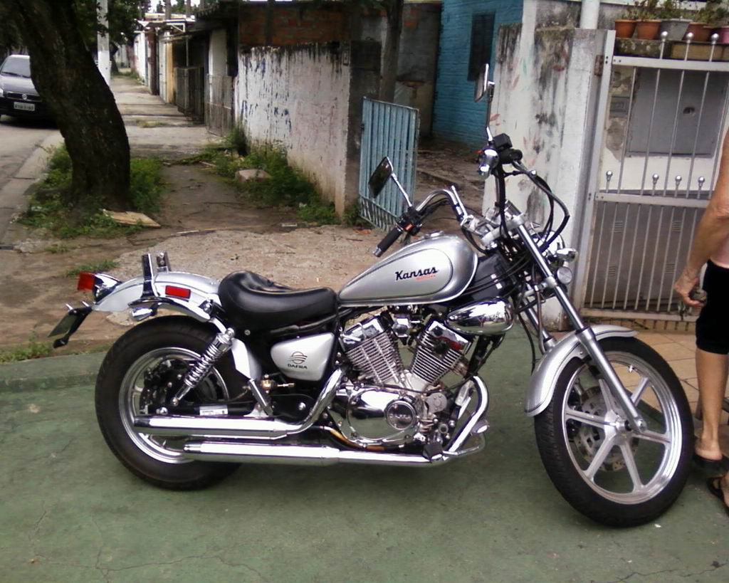 Motokeir'Oz: Dafra Kansas 250