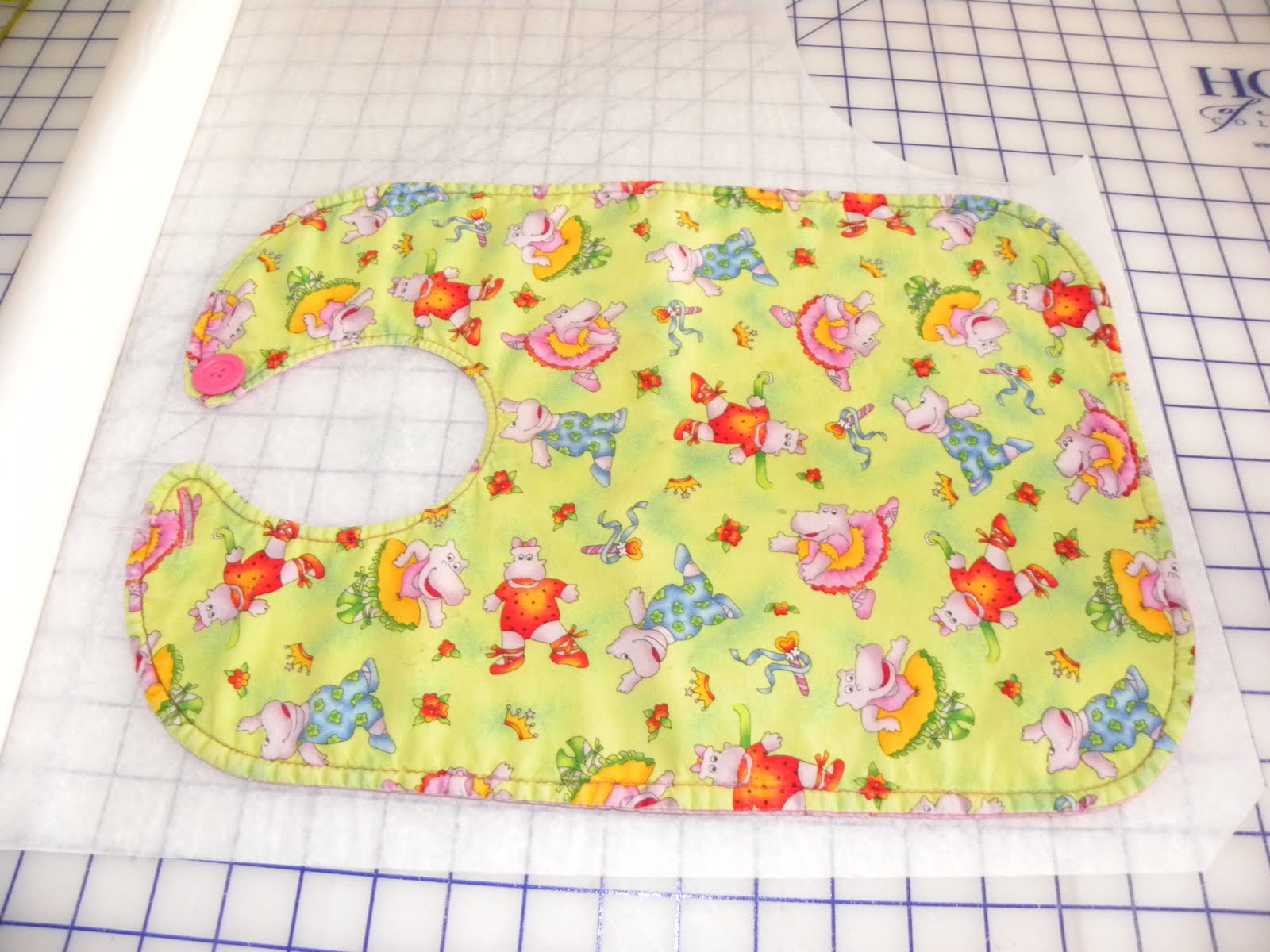 The Southern Stitcher: Baby Bibs!