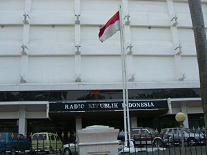 ASAL USUL SEJARAH: Asal Usul Radio Di Indonesia