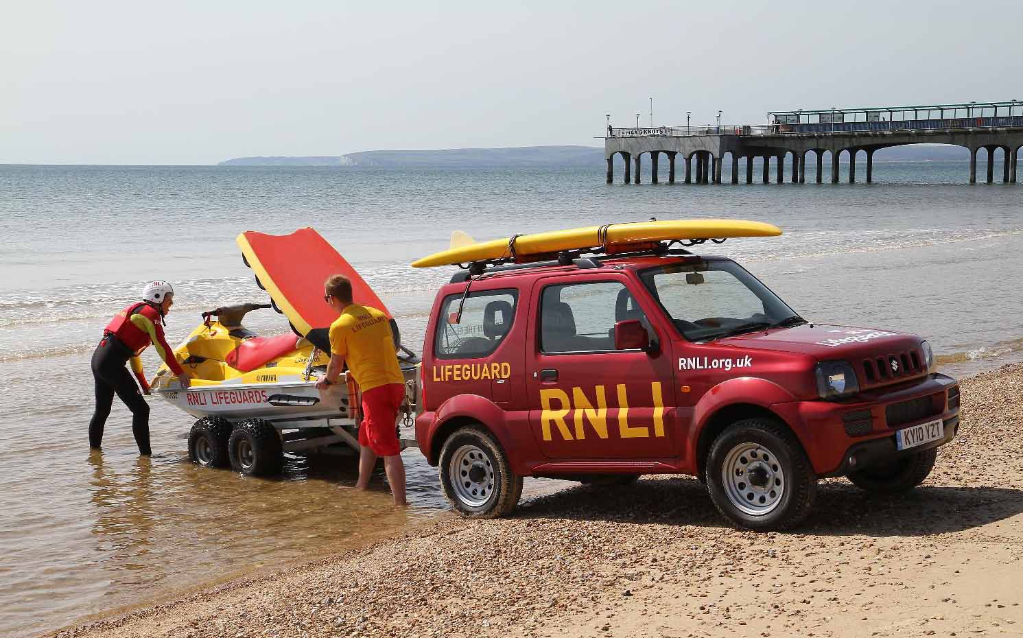 4x4 Magazine: JIMNY FOR SAFER BEACHES