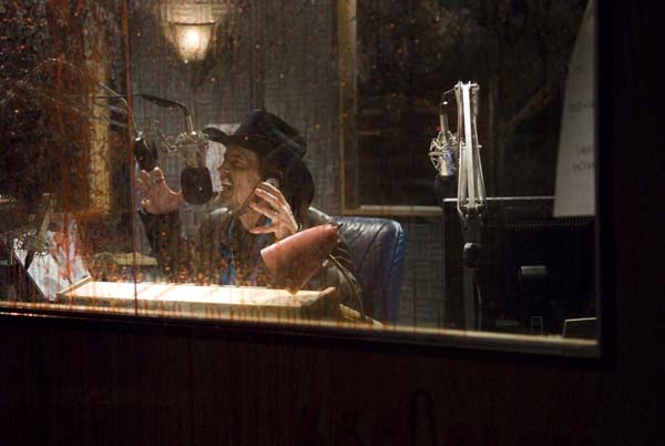 Mrs. Hall: Pontypool movie review, now with more Zombie love