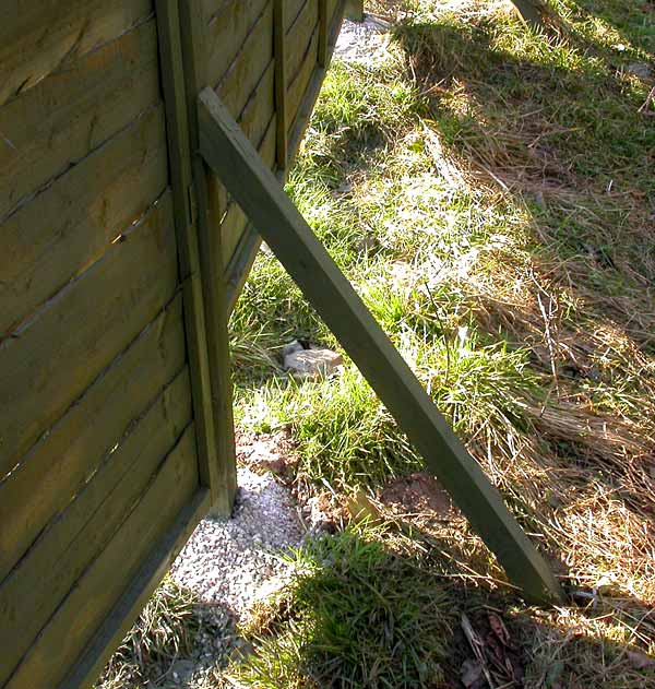 Pheasant Place: Putting up panel fencing