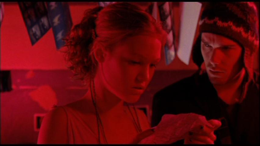 Hyperion to a Satyr: II.i. Ophelia Affrighted - Hamlet 2000