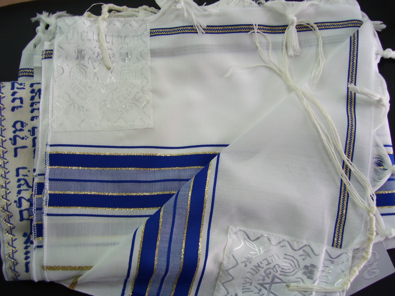 AMEN Judaica - en palabras: 5 consejos para lavar el Talit.