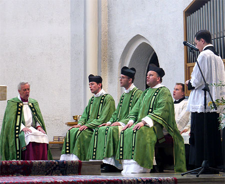Traditional Vocations blog: First Mass of New FSSP Priests