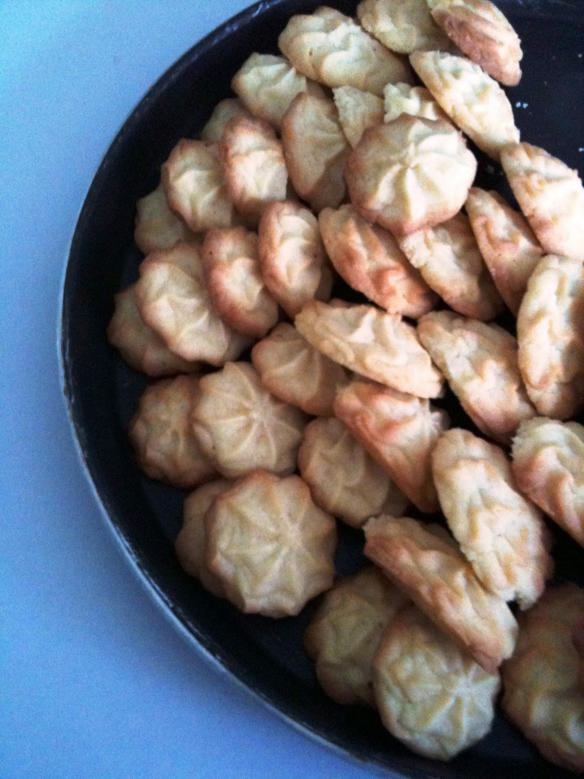 Mama Bea: Piped Butter Biscuits