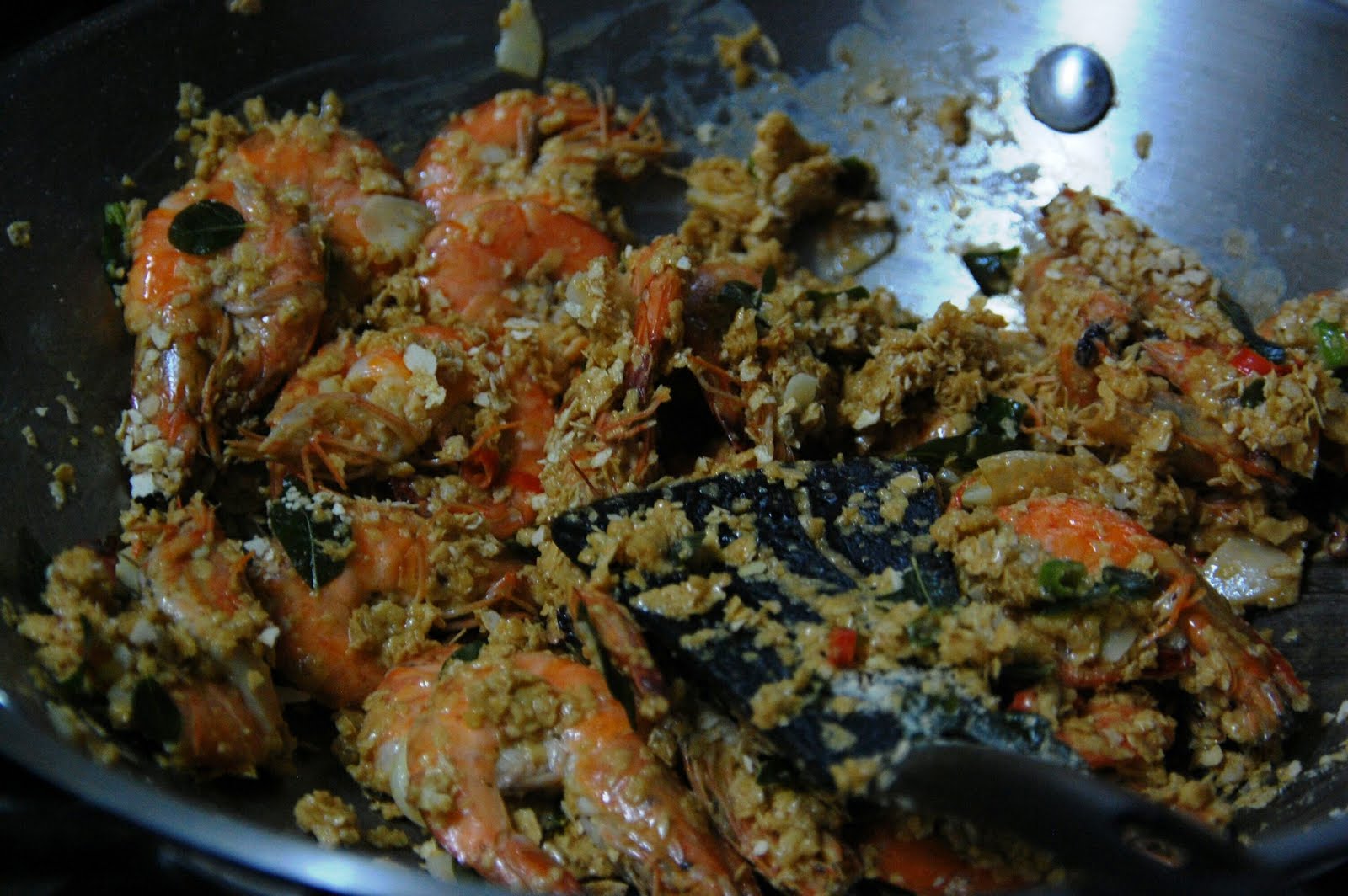 Lizzie as a Mummy: Udang Nestum (Prawn in Oatmeal)