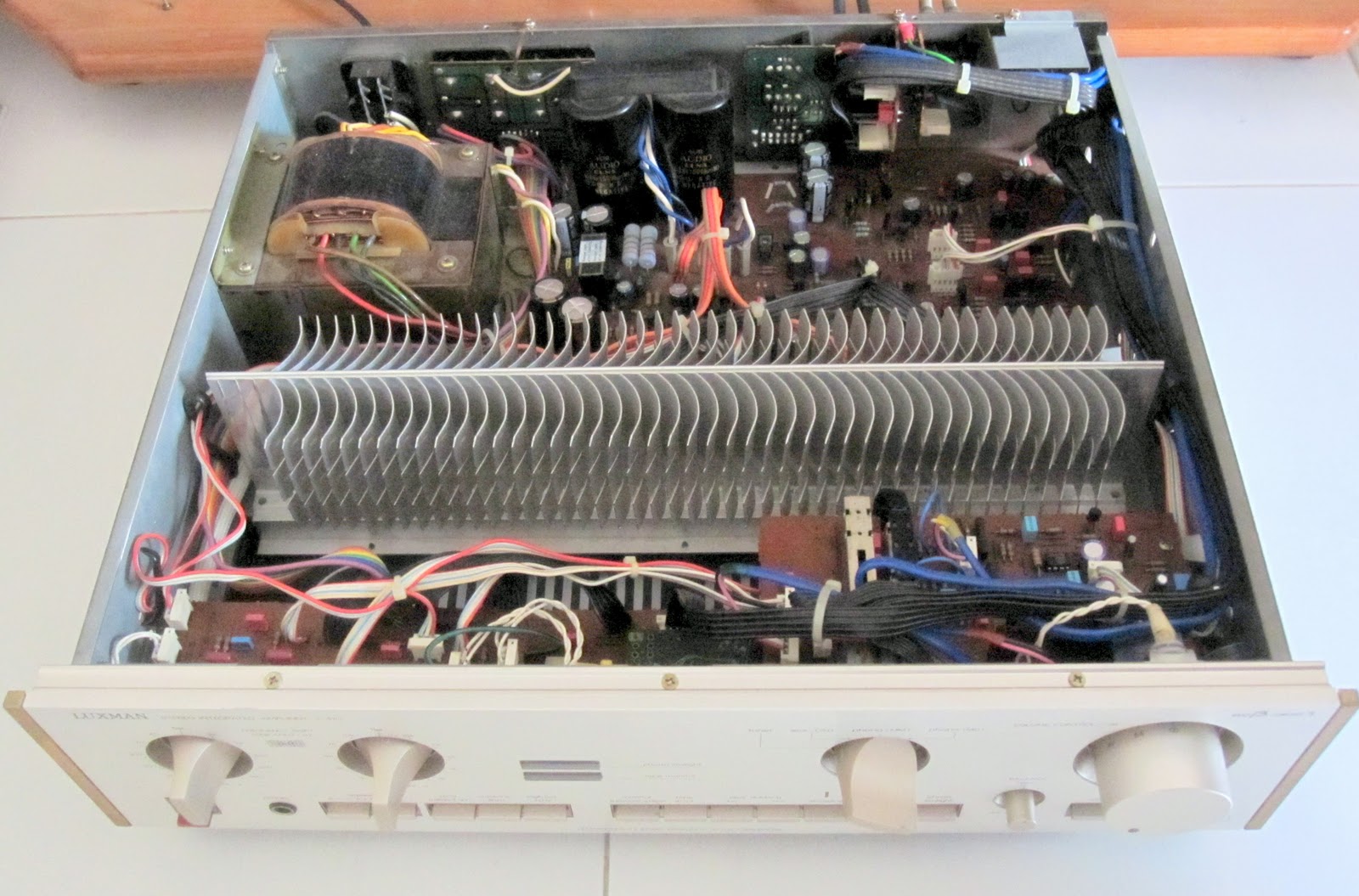 MyOldVintageHifi: Luxman L-410