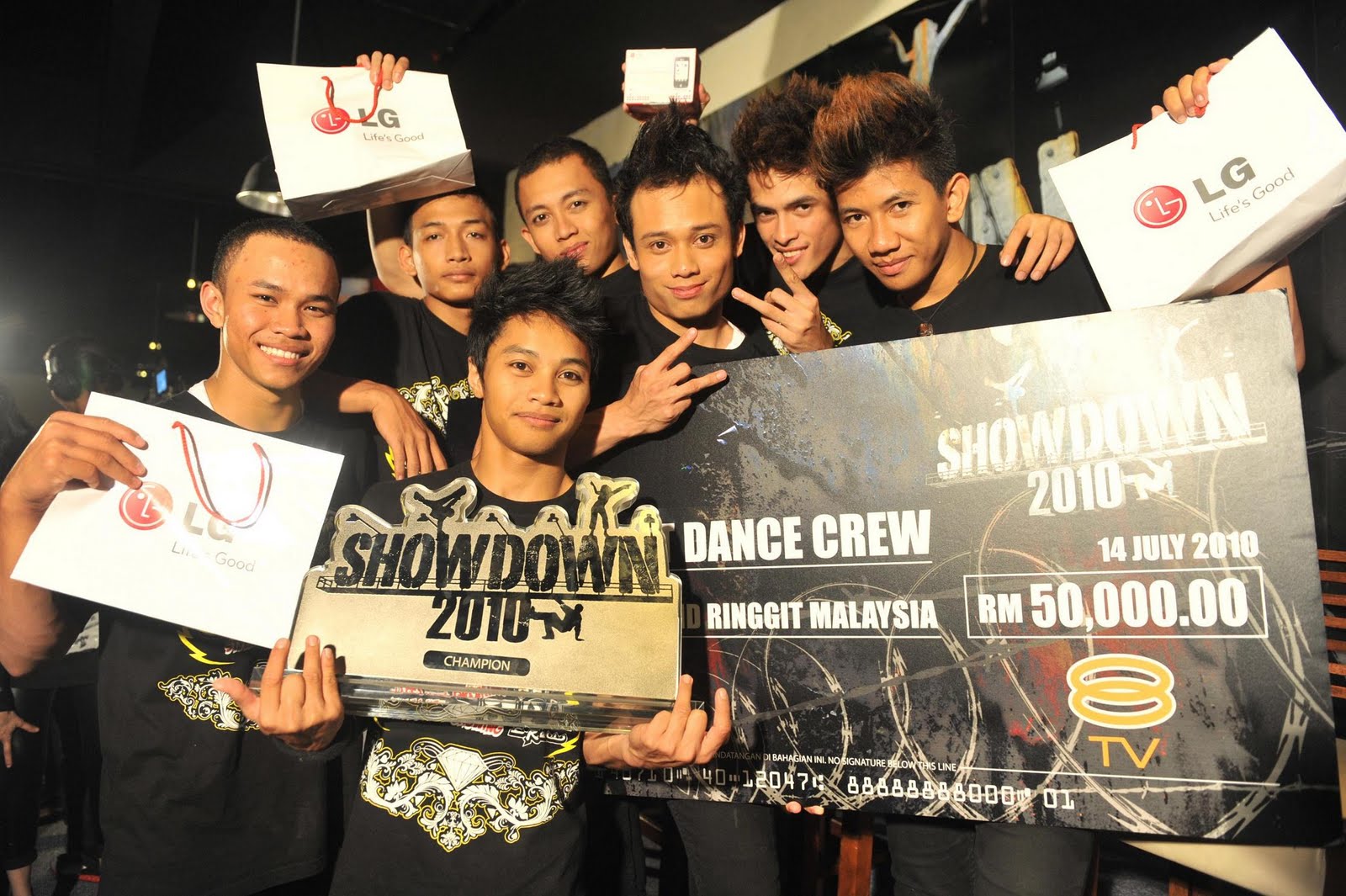 MYXUAN: 《以舞决胜负2010：总决赛》 WAKAKA CREW称霸街舞界