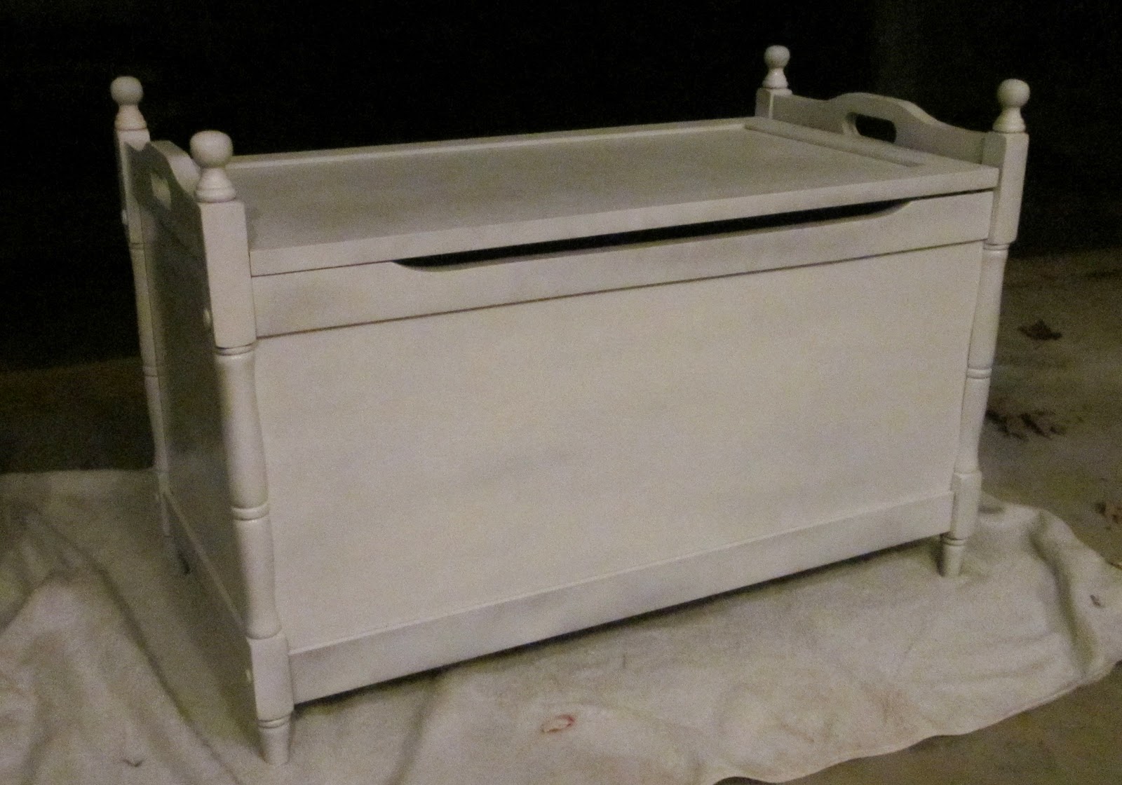 Uniquely Chic Furniture: Paris Chic Toy Box