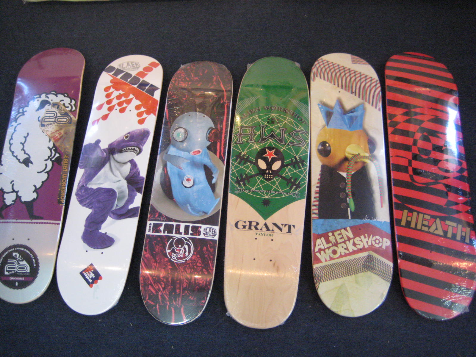 GIZMO'S BOARDSHOP: NEW ALIEN WORKSHOP