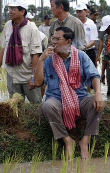KI Media: Hun Sen: an "almost" authentic prime minister-farmer ...