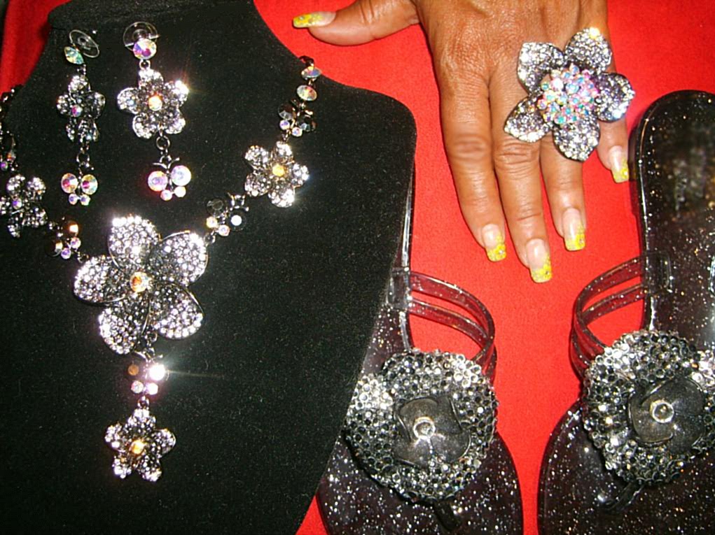 Trendee Chicks: Ms. Bling Things at Fashionista Friday