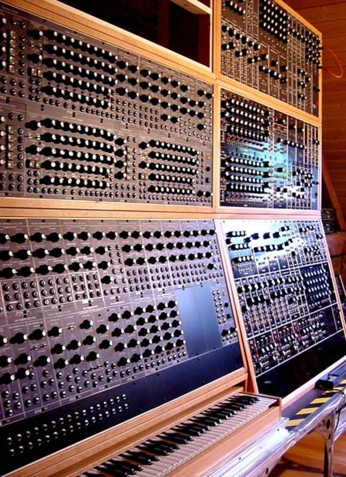 Historia de los Instrumentos Electronicos: Moog Synthesisers Robert ...