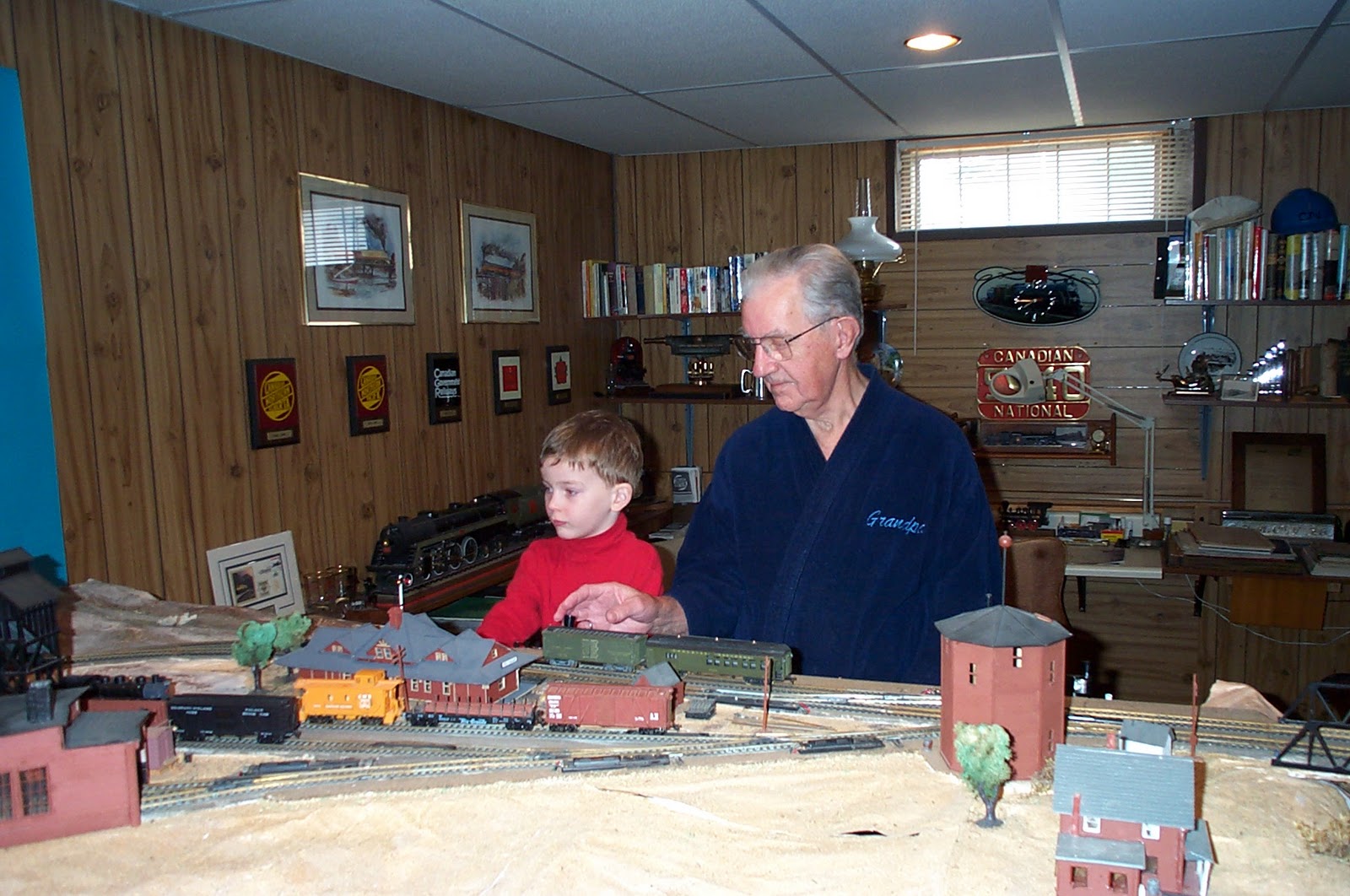 Trains, Planes, Ships and Stories: Dad's Model Railroad