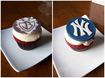 Suite 106 Cupcakery: Jonas Brothers, New York Yankee and Robot cupcakes